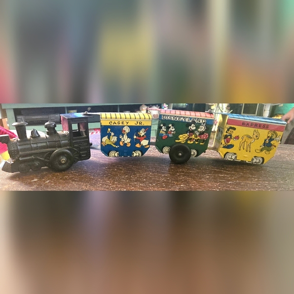 Disney | Toys | Vintage 95s Disney Casey Jr Colorful Windup Toy Train ...